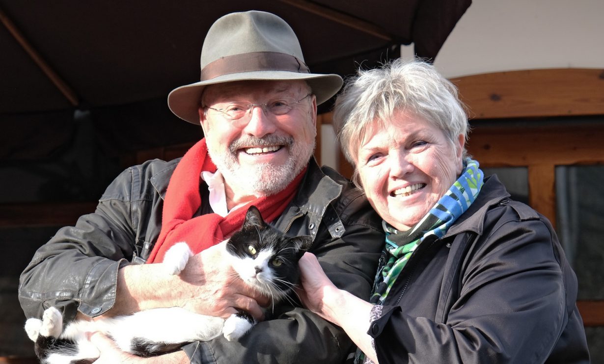 Visszavonultan él Levente Péter és Döbrentey Ildikó: „Hitelességünk ...