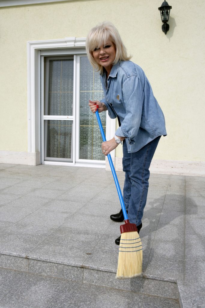 Így takarítanak ők: Balázs Klári ezt szereti a legjobban a felmosásban