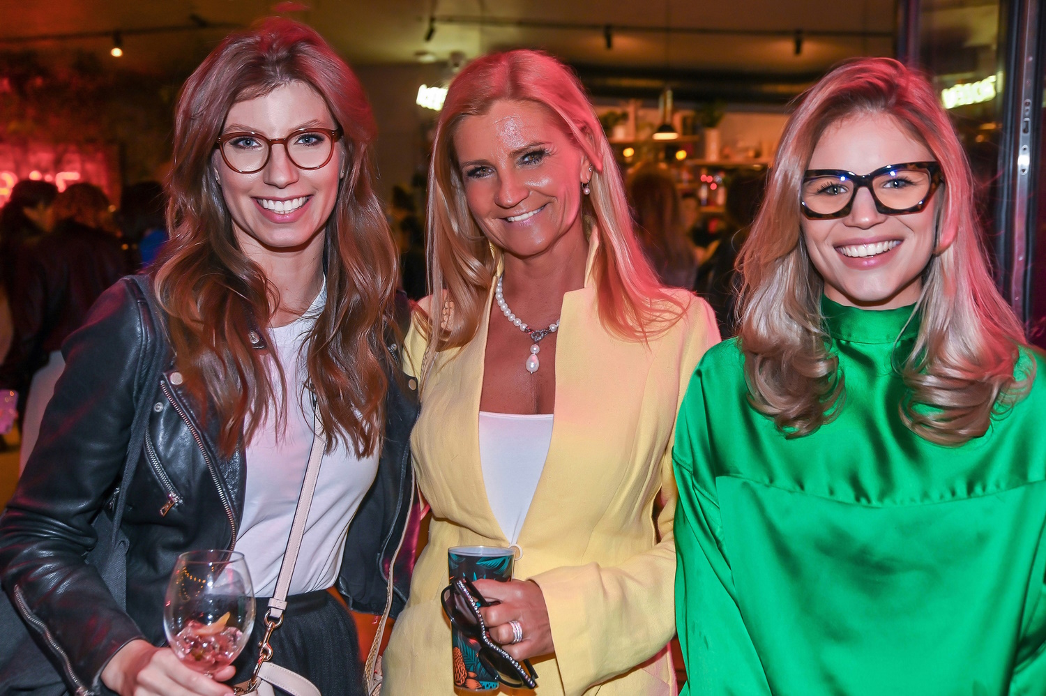 Más életet él Németországban Stohl Luca: „A lányom megszokta, hogy két ...