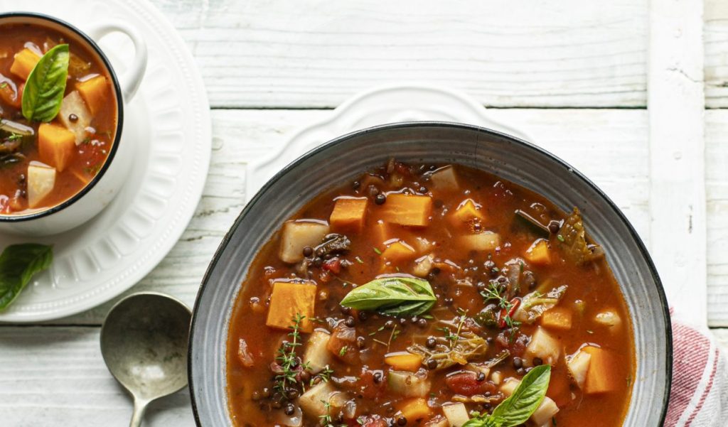 Dr. Demeter Alexandra, a Survivor szereplője