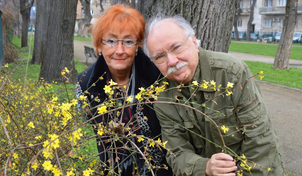 Tolószékhez kötve él Teddy felesége: „Csak lélekben utazunk”