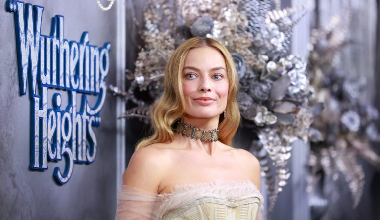 margot-robbie | Meglepetés